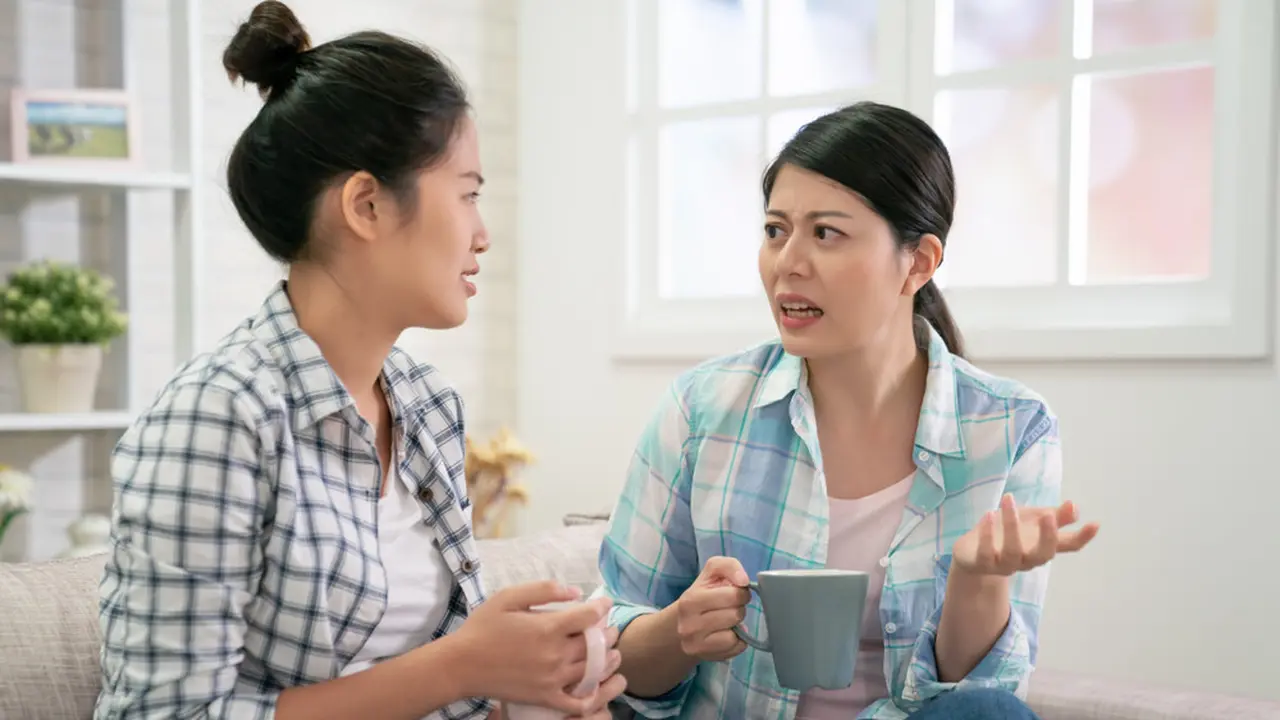 5 Tanda Orang Bermuka Dua dari Sikap yang Egois - Lifestyle Fimela.com