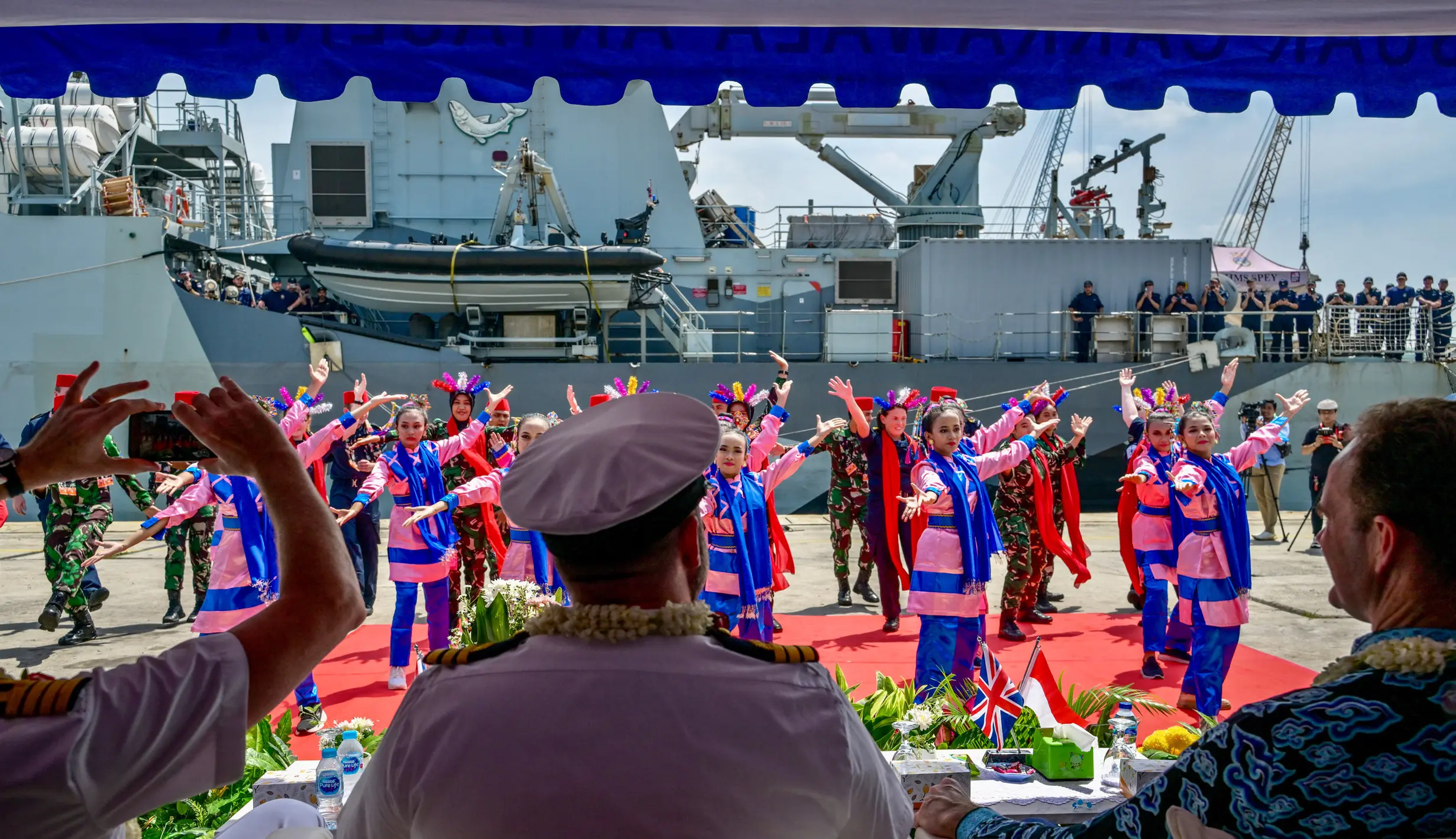 Perkuat Kerja Sama Militer, Kapal Angkatan Laut Inggris HMS Spey Berlabuh di Jakarta - Foto ...