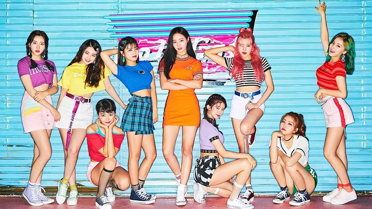 Comeback, MOMOLAND Tampil Cantik dan Enerjik di MV BAAM - Entertainment ...