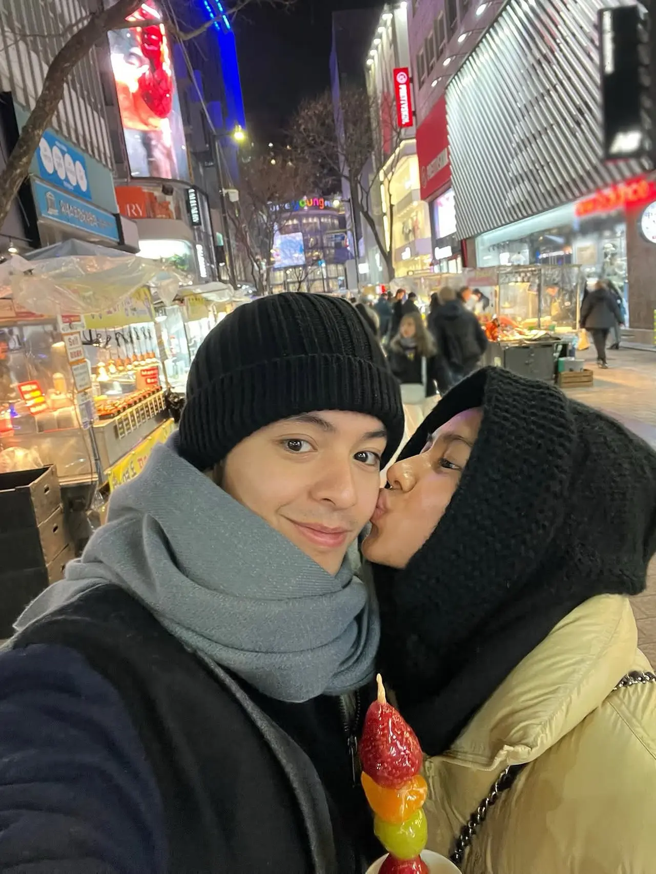 7 Potret Romantis Angga Yunanda dan Shenina Bulan Madu di Korea, Main Salju - Hot Liputan6.com