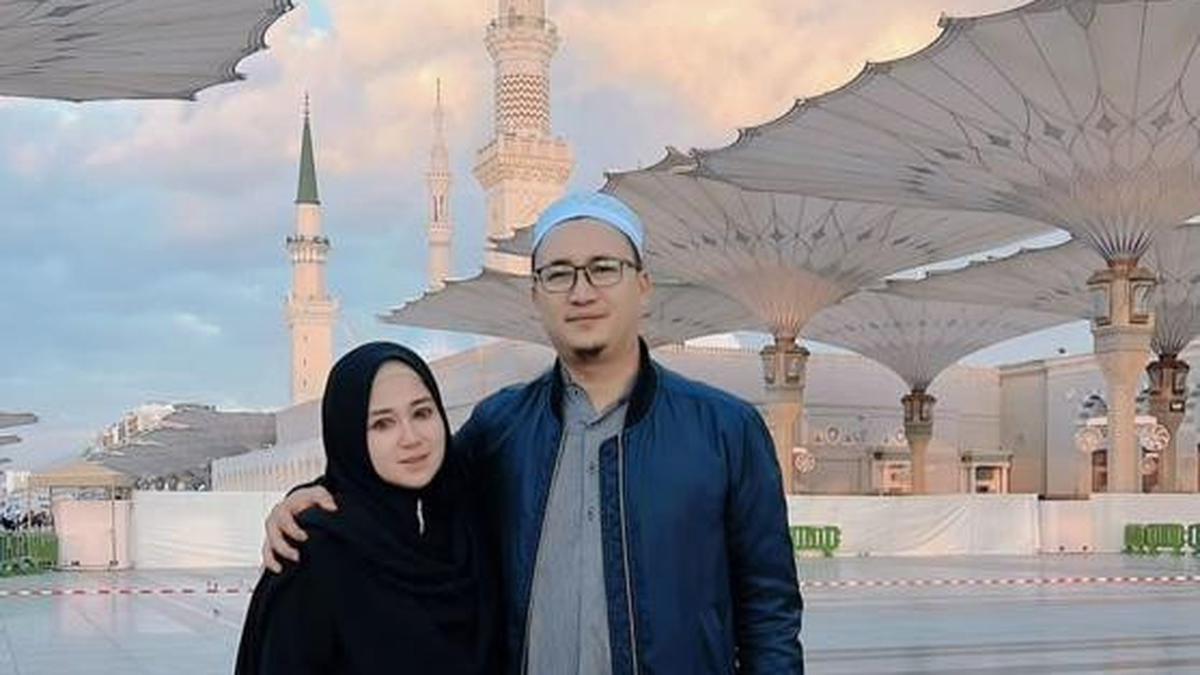 Penyanyi Rani Tamara dan Aminullah Muhamad Abduh Wujudkan Rencana Umrah Berdua - ShowBiz ...