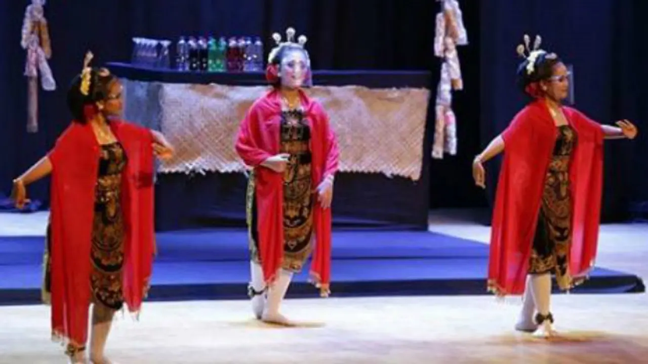 Mengenal Ludruk, Kesenian Khas Jatim yang Eksis di Surabaya - Surabaya ...