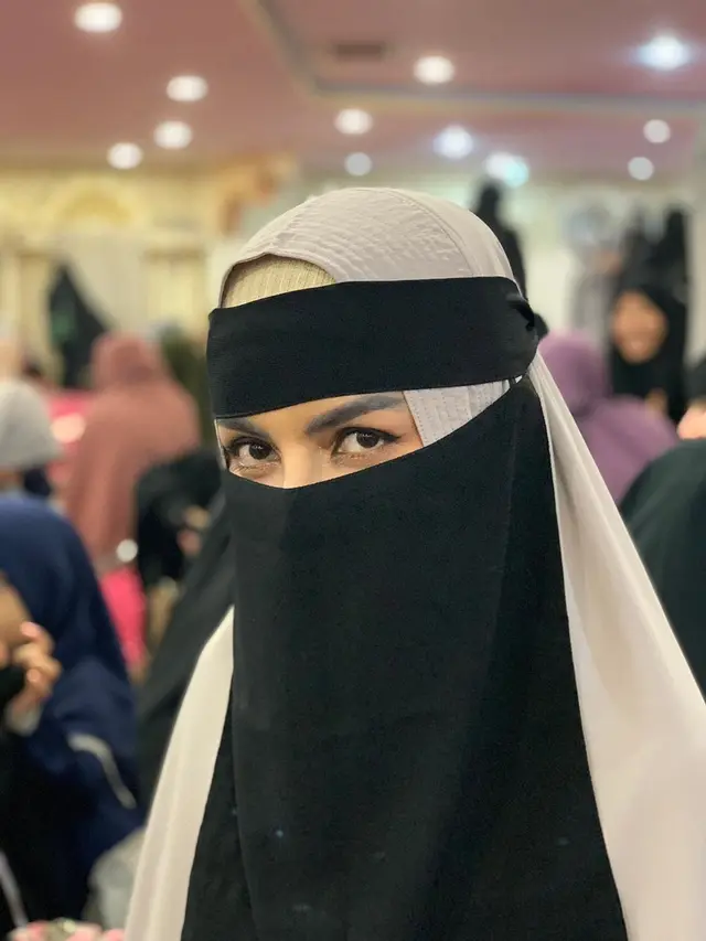 6 Potret Terbaru Five Vi Rachmawati Kenakan Cadar, Banjir Pujian - Hot ...