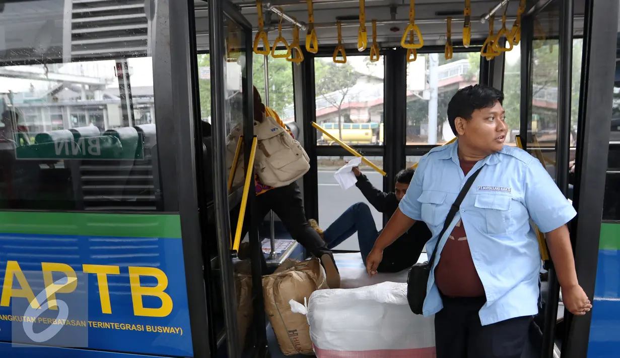 Sempat Dilarang, APTB Kembali Dibolehkan Masuk Ibu Kota - Foto Liputan6.com