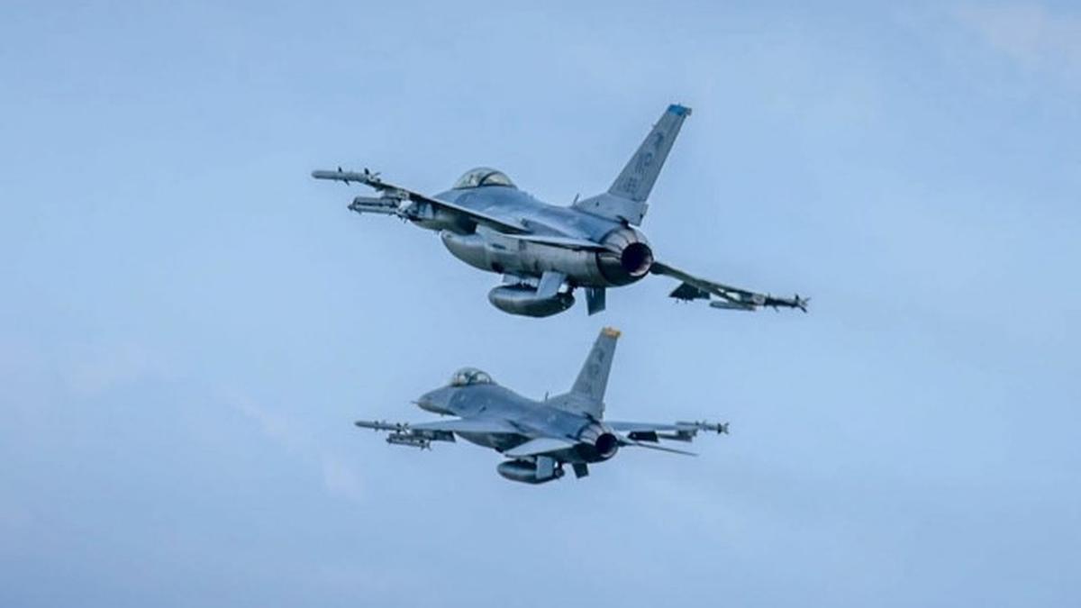 Adu Pilot Tempur F-16 Indonesia dengan Amerika di Langit Pekanbaru ...