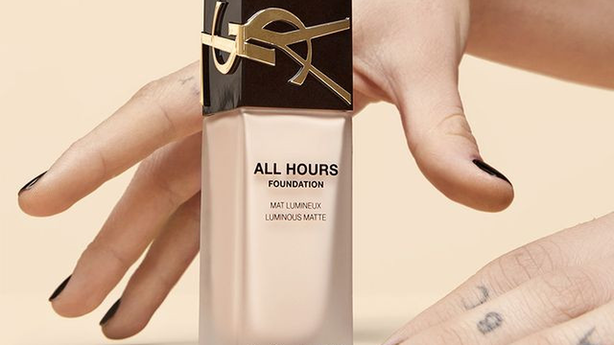 Alasan Mengapa YSL Beauty New All Hours Foundation Jadi Alas Bedak ...