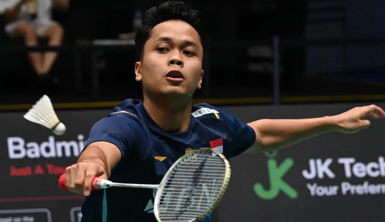Foto: Jinakkan Anders Antonsen, Anthony Ginting Raih Gelar Back to Back di Singapore Open 2023 ...