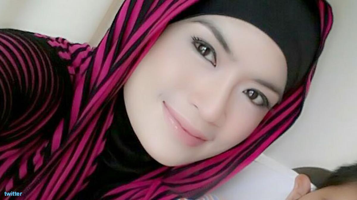 Hijab Jadi Kontrol Diri Yulia Rahman - ShowBiz Liputan6.com