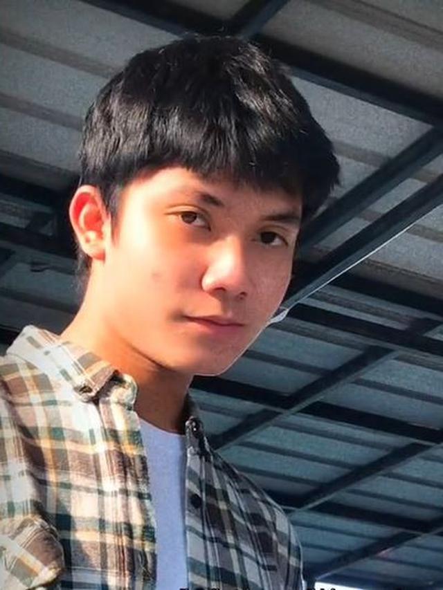 6 Potret Seleb TikTok Ridhho Disebut Mirip Iqbaal Ramadhan, Bak ...