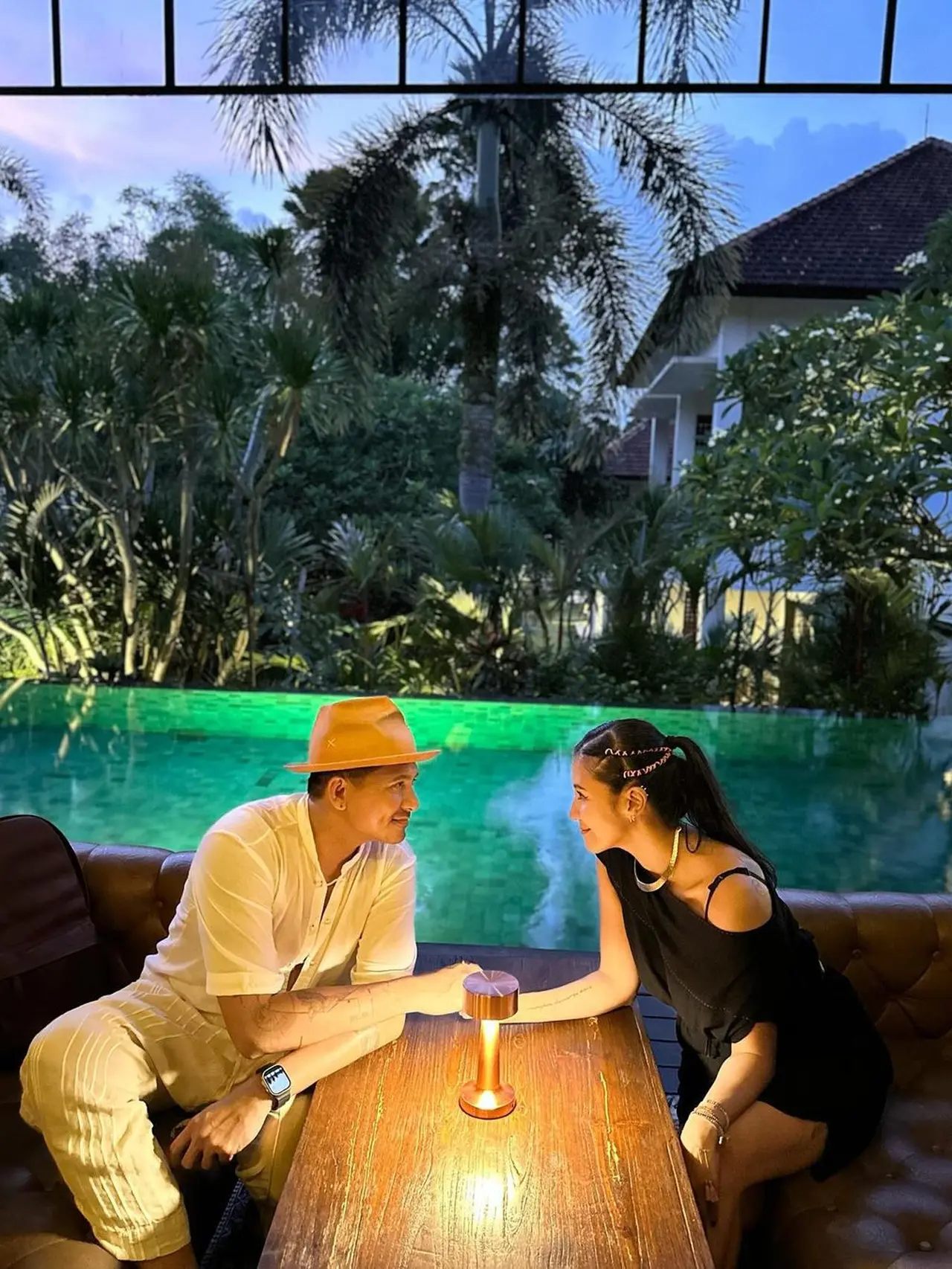 8 Potret Ryan Delon dan Sharena Liburan Berdua di Bali, Jalani Ritual ...