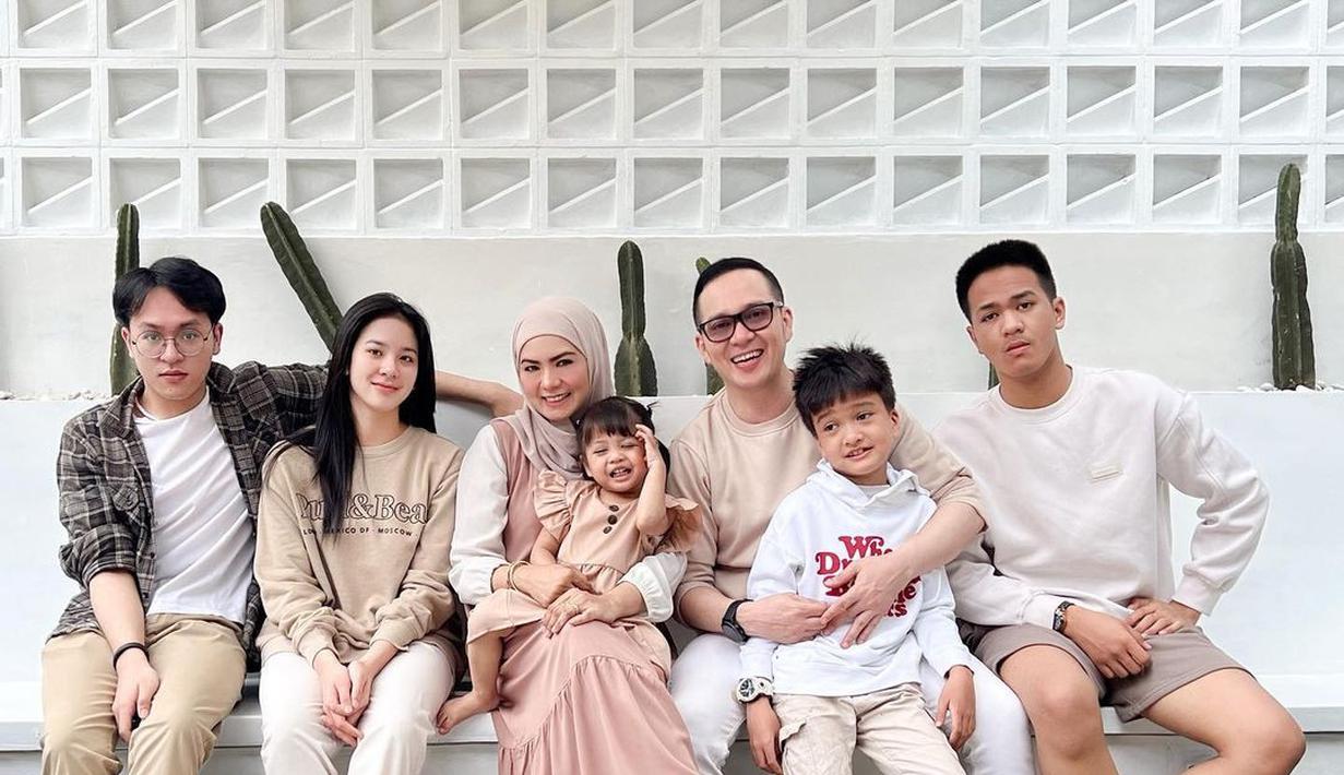 Potret Menawan Zee JKT48 yang Ternyata Anak Artis Terkenal, Pesonanya Makin Terpancar - Foto ...