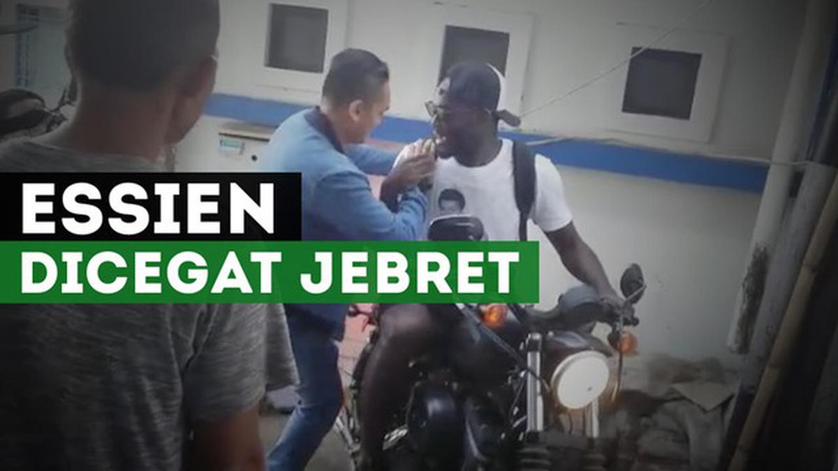 VIDEO: Presenter Jebret Cegat Michael Essien Setelah Latihan Persib ...