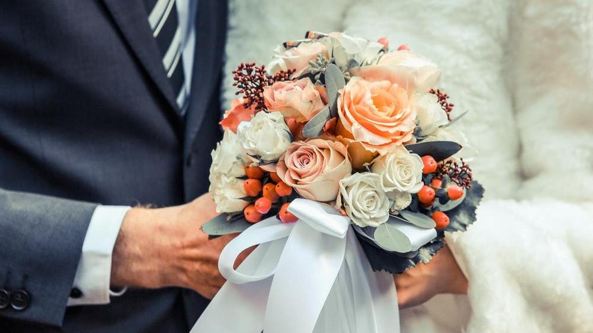 11 Artis Indonesia yang Nikah Muda Sebelum Usia 20 Tahun