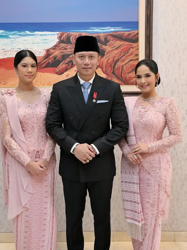 6 Potret Annisa Pohan Dampingi AHY di Pelantikan Kabinet Merah Putih ...