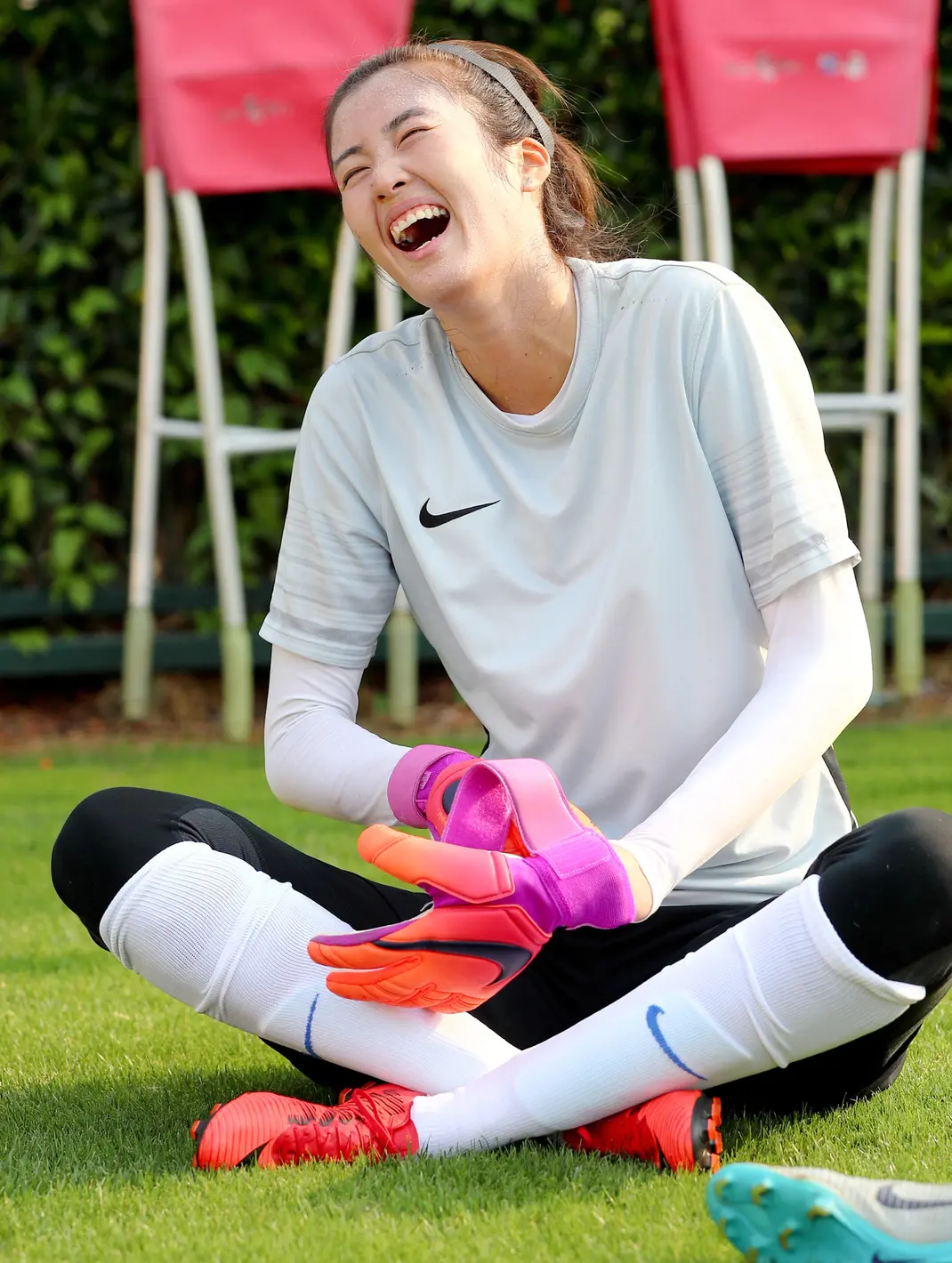 FOTO: Aksi Kiper Cantik Zhao Lina saat Latihan - Foto Liputan6.com