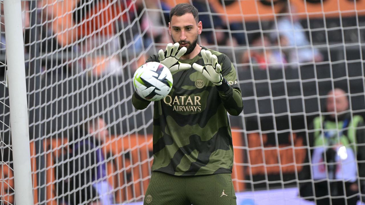 Drama Pencarian Kiper Manchester City: Guardiola Ubah Haluan ...