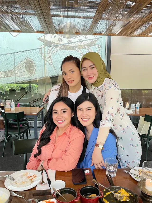 8 Potret Persahabatan Stevie Agnecya dan Marissya Icha, Ungkap Kondisi ...