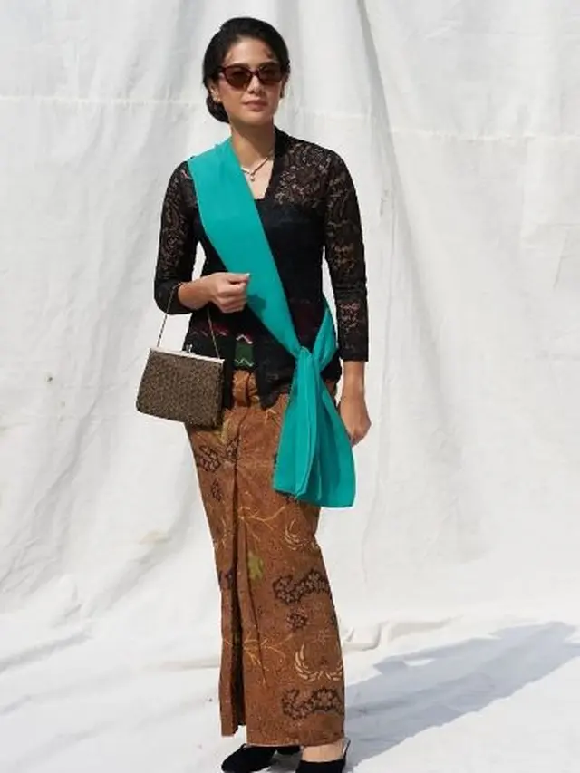 6 Pose Dian Sastrowardoyo Pakai Kebaya, Berjuang Jadi Warisan Budaya Dunia Tak Benda UNESCO ...