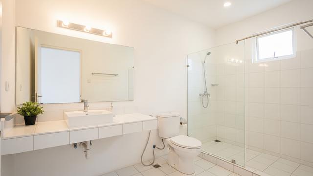 8 Desain Kamar Mandi Bersih dan Estetik, Cocok untuk Rumah Minimalis