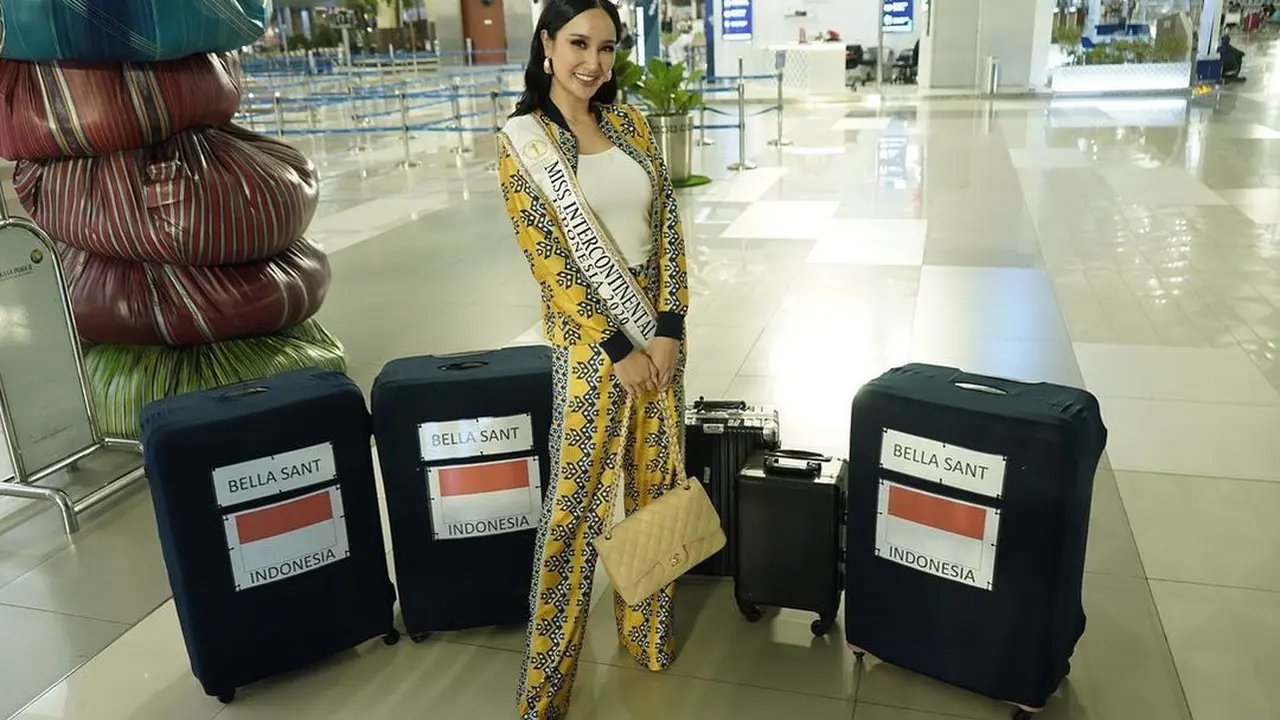 7 Potret Bella Aprilia Bertolak ke Mesir, Siap Maju Miss ...