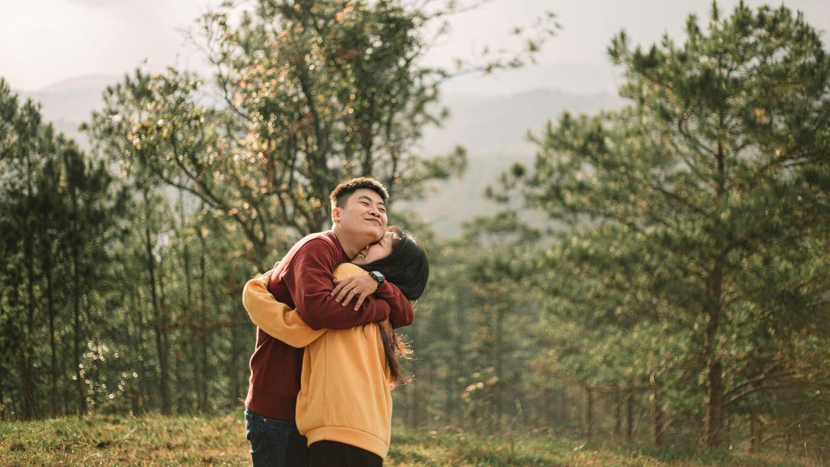 8 Sikap yang Membuat Seseorang Makin Merindukanmu - Relationship Fimela.com