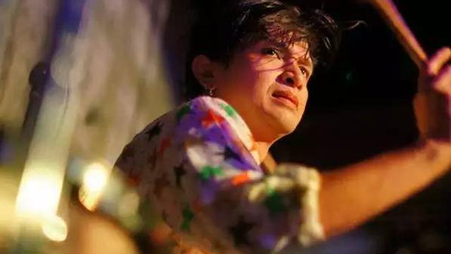 6 Potret Drummer Band Pria yang Selalu Tampil Keren, Ganteng dan ...