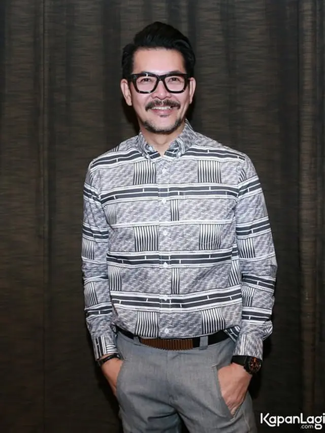 6 Transformasi Ferry Salim dari Muda Hingga Wisuda S1 di Usia 56 Tahun ...