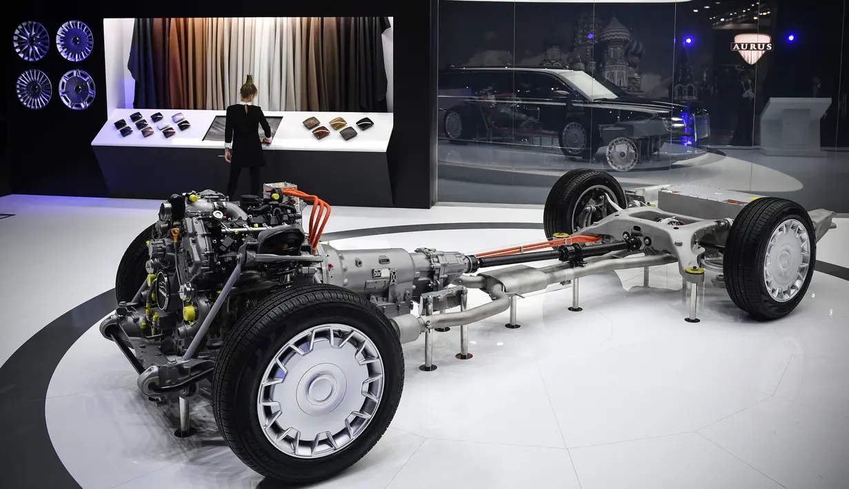 FOTO: Mewahnya Mobil Limosin Presiden Putin di Moscow International ...