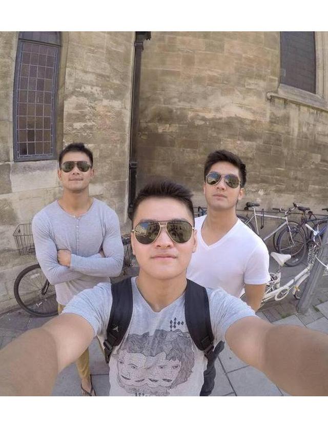 6 Kenangan Manis Boy William dengan Mendiang Adiknya, Raymond Hartanto ...