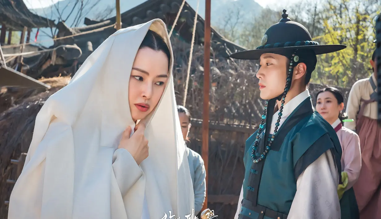 Honey Lee Jadi Janda yang Punya 2 Kehidupan di Drakor Knight Flower ...