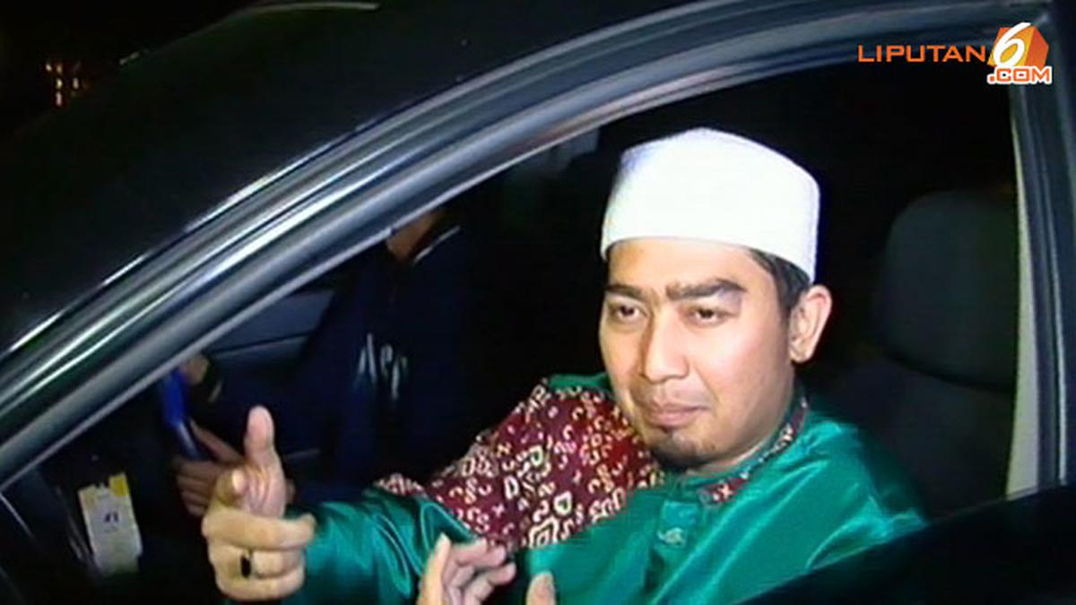 Ustad Solmed: Pemugaran Makam Uje Tak Langgar Aturan Agama - ShowBiz ...