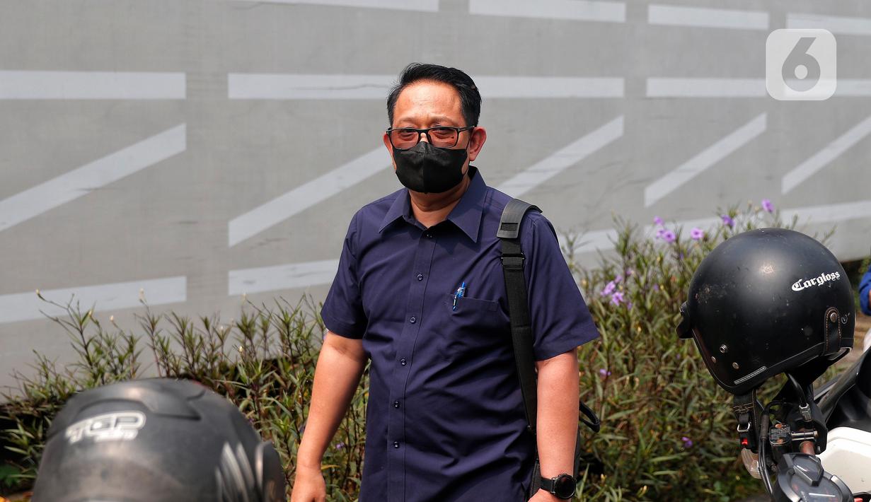Senyum Sekda Jatim Adhy Karyono Usai Klarifikasi LHKPN di KPK