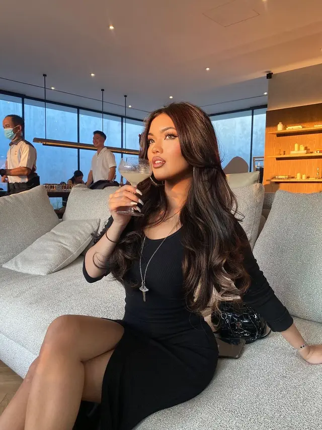 6 Potret Terbaru Queennara Anak Liza Natalia yang Makin Swag, Mirip ...
