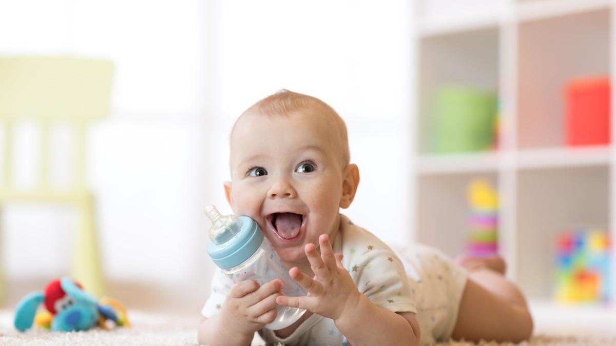 7 Ciri Bayi Sehat Mulai dari Mendengar Suara Hingga Mengganti Popok ...