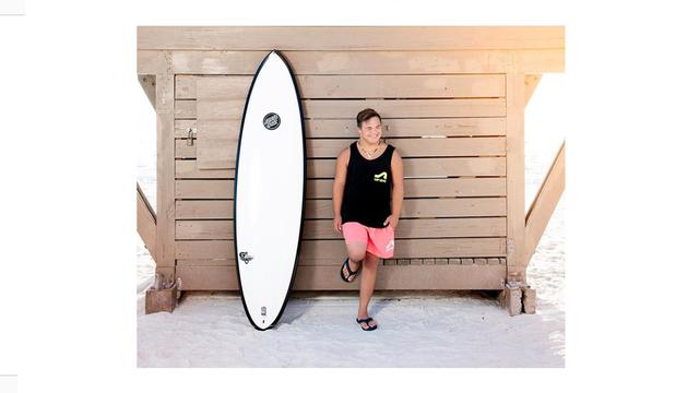 Remaja Down Syndrome Jadi Model dari Perusahaan Surf Style ...