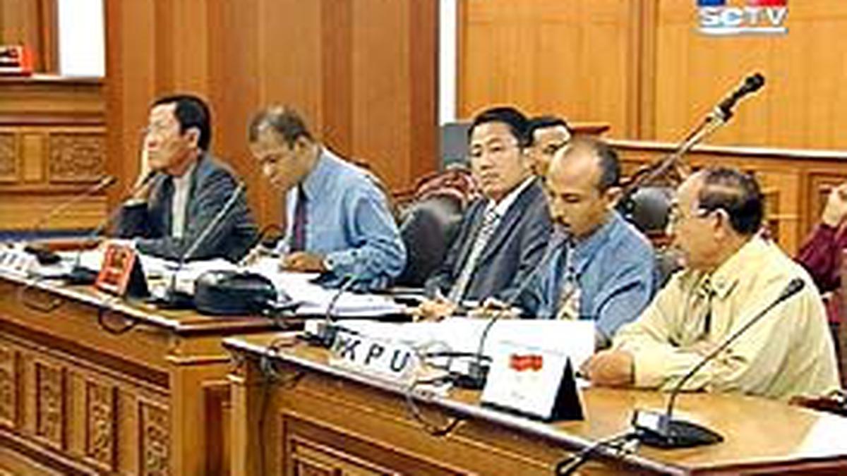 KPU Dituntut Membatalkan Hasil Rapat Pleno II