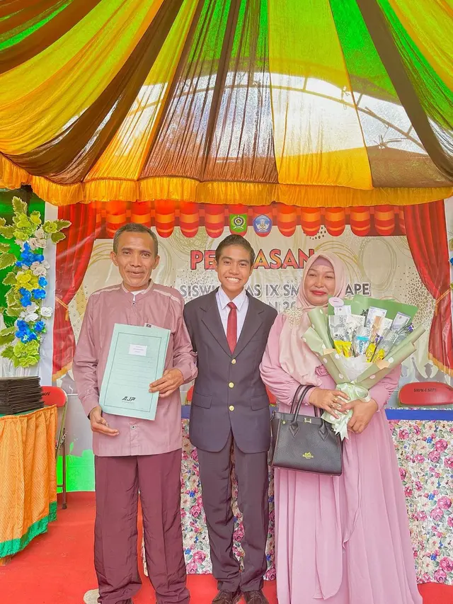 Break dari Magic 5, Ini 6 Potret Eby Rizta Dangdut Academy Pulang ...