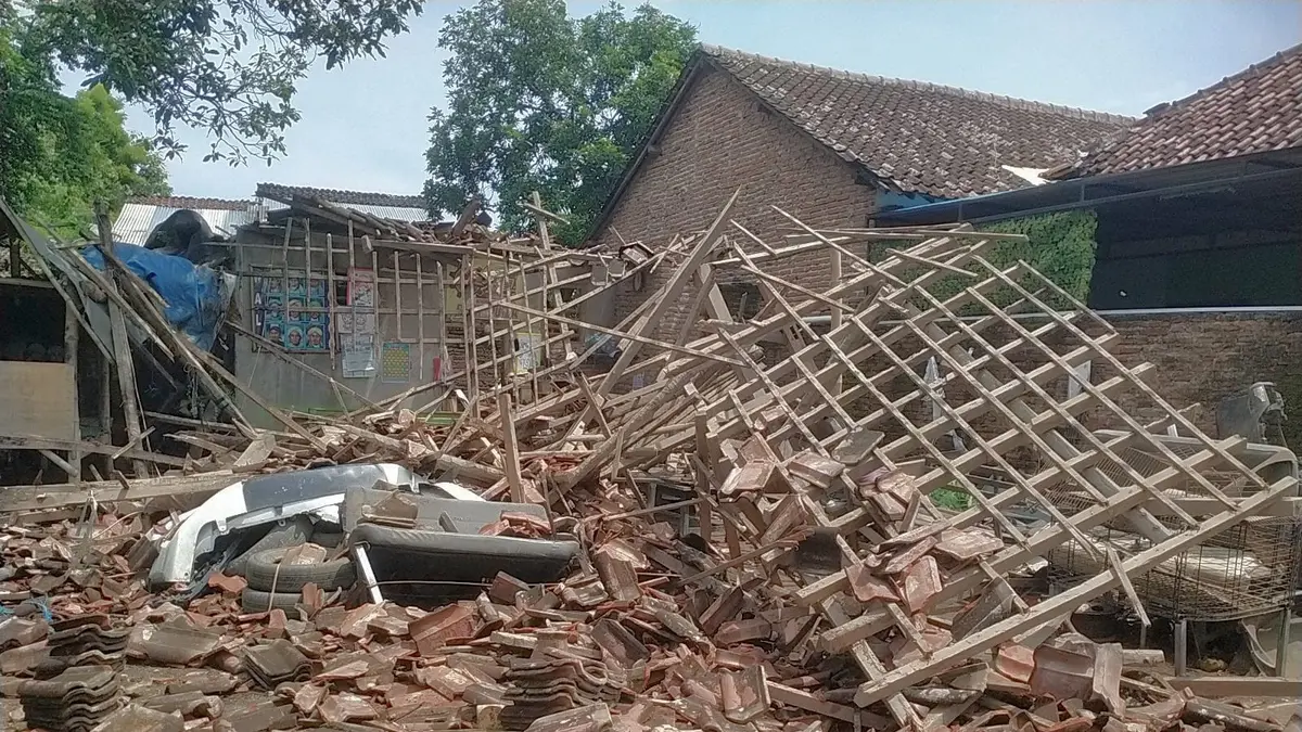 Berita Rumah Roboh Hari Ini - Kabar Terbaru Terkini | Liputan6.com