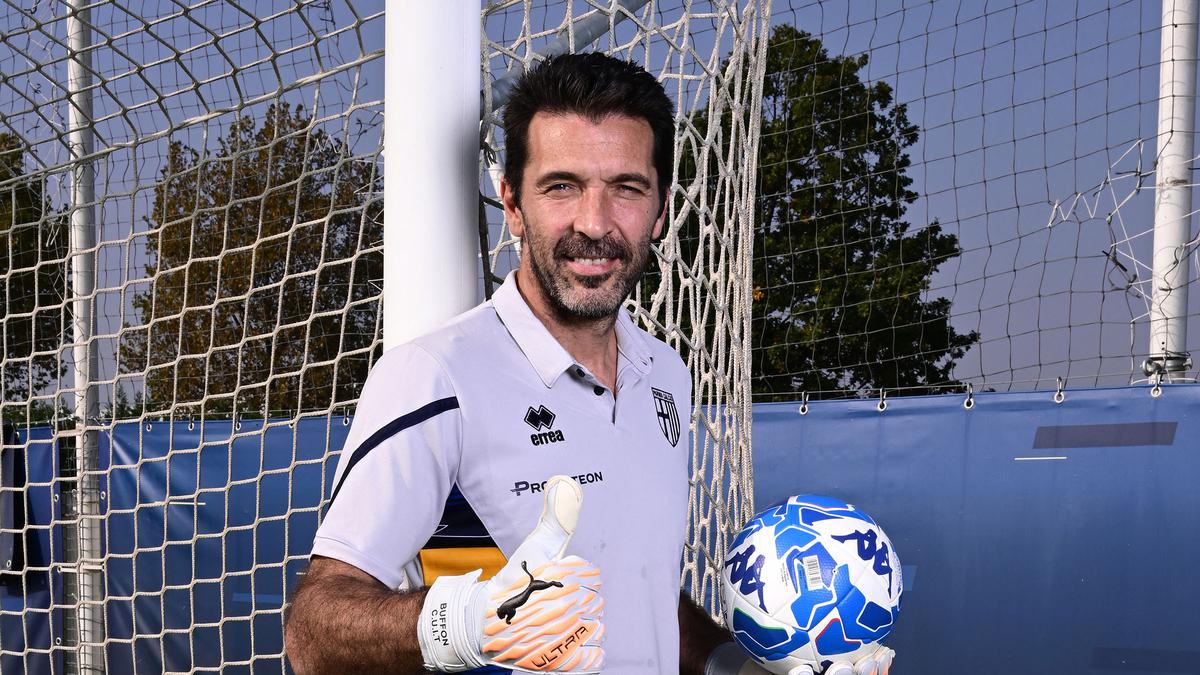 Gianluigi Buffon Resmi Pensiun di Usia 45 Tahun, Akhiri Kontrak dengan ...