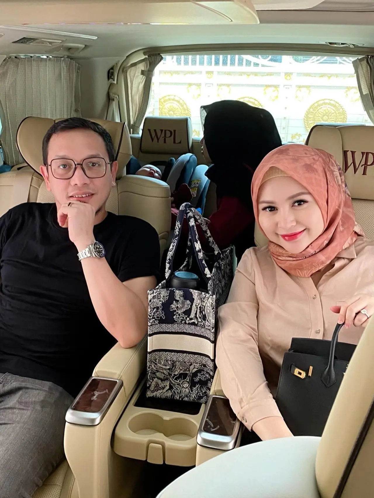 7 Potret Terbaru Selebgram Winny Putri Lubis yang Kini Tampil Berhijab ...