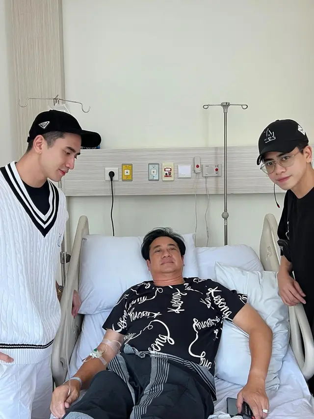 7 Potret Verrell Bramasta dan Athalla Naufal Temani Ivan Fadilla di Rumah Sakit - Hot Liputan6.com