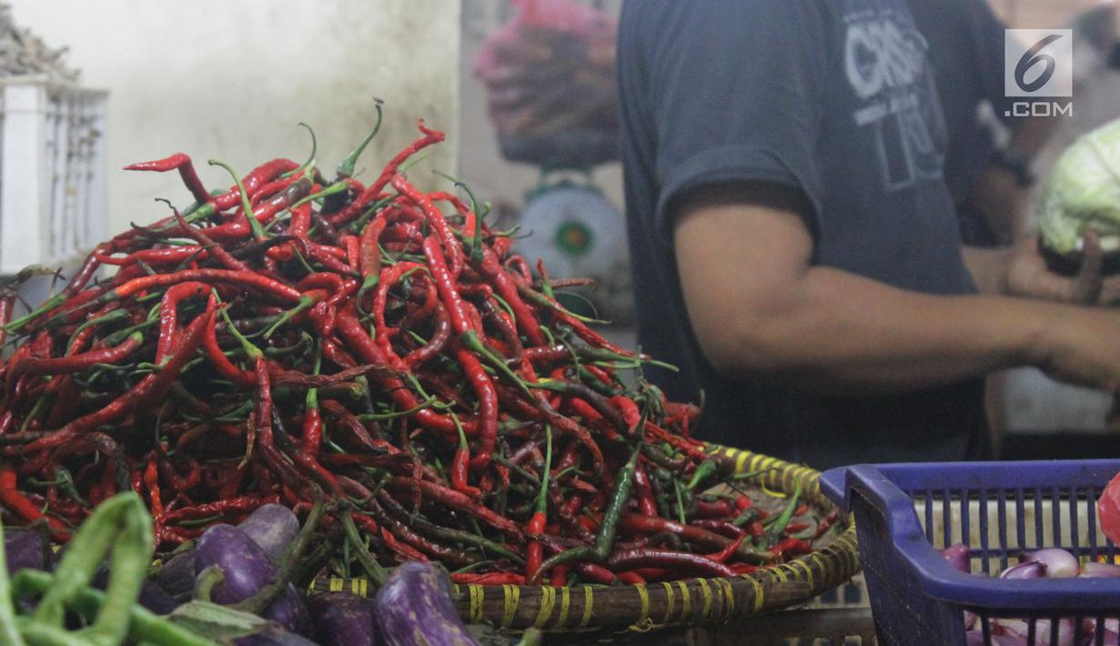 FOTO: Harga Cabai Mulai Turun di Pasar Tradisional - Foto Liputan6.com
