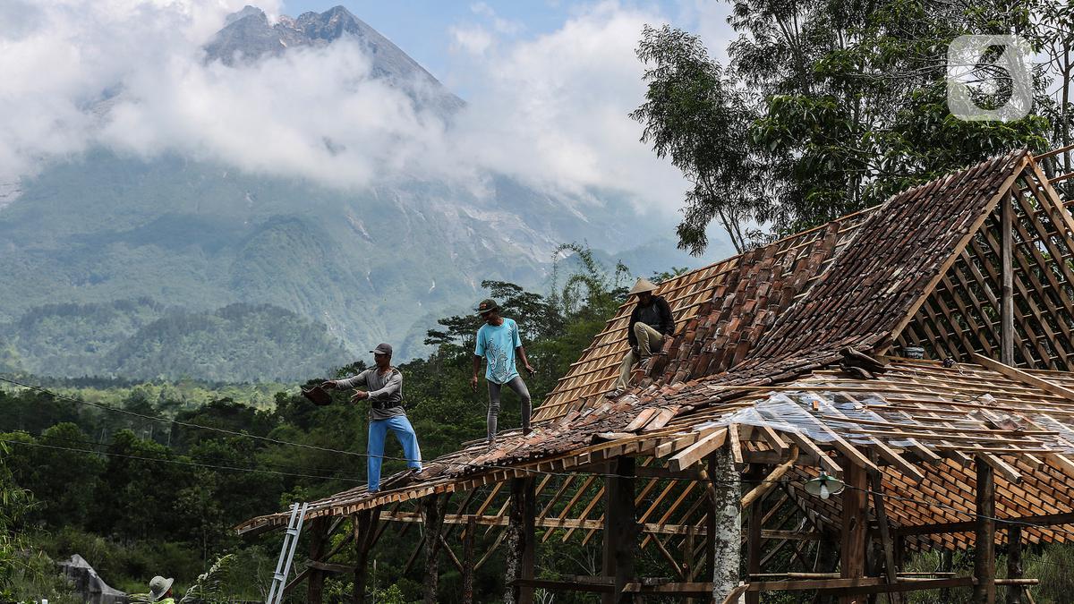 FOTO: Kehidupan Sehari-hari Warga di Kaki Gunung Merapi - Foto Liputan6.com