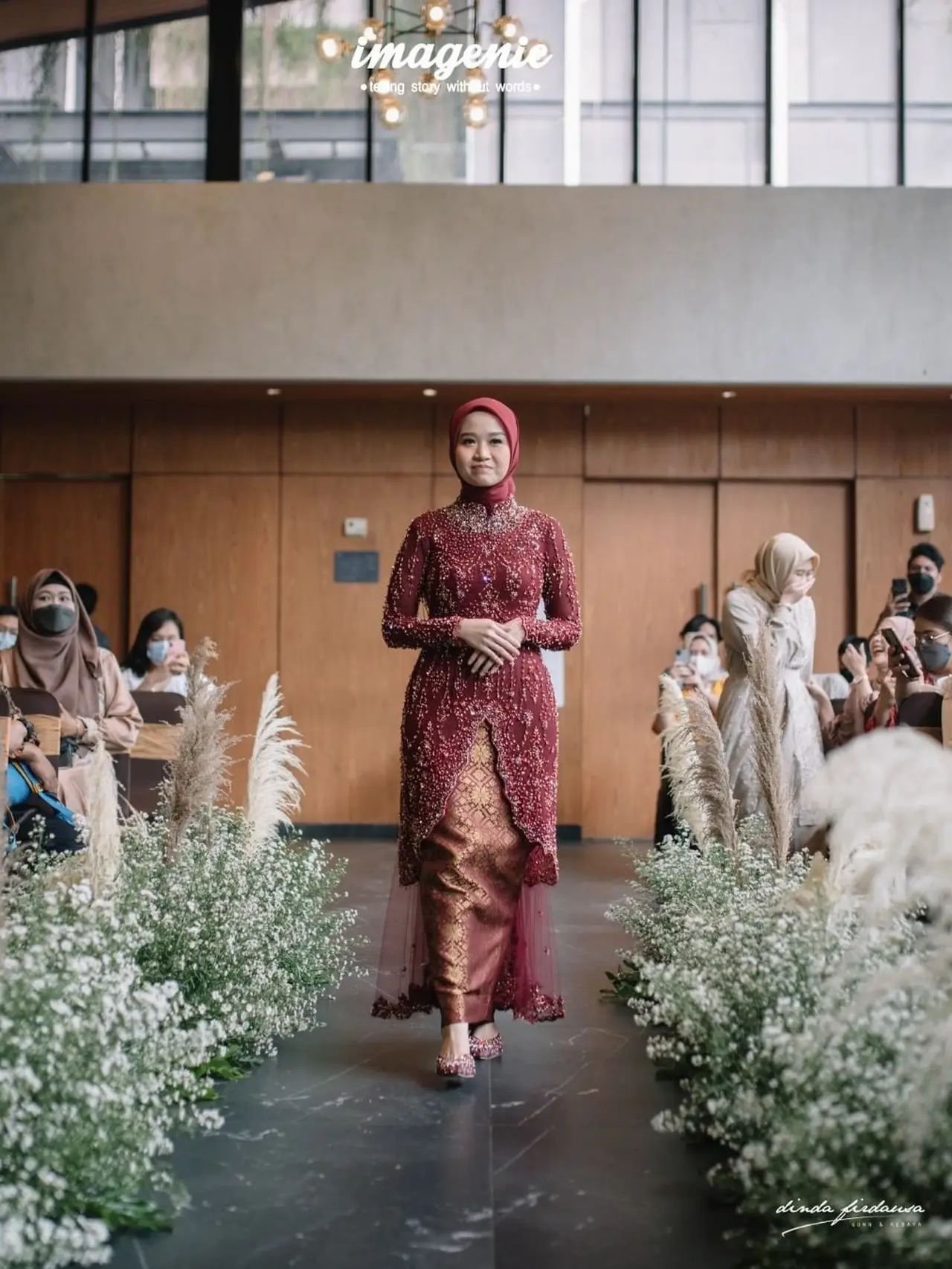 6 Inspirasi Model Kebaya Maroon yang Cocok untuk Berbagai Acara, dari ...