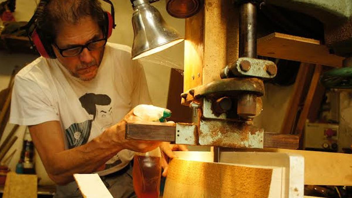 Hadir di JIGF, Andrea Tacchi Buat Gitar `Archipelago` - ShowBiz ...