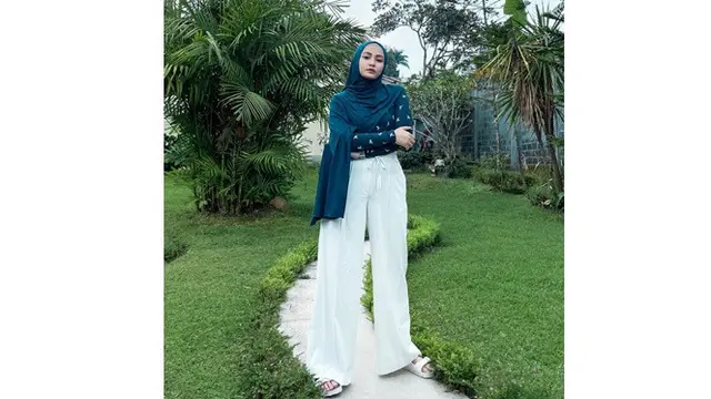6 Potret Indah Ningtyas Istri Komika Rigen yang Jarang Tersorot ...