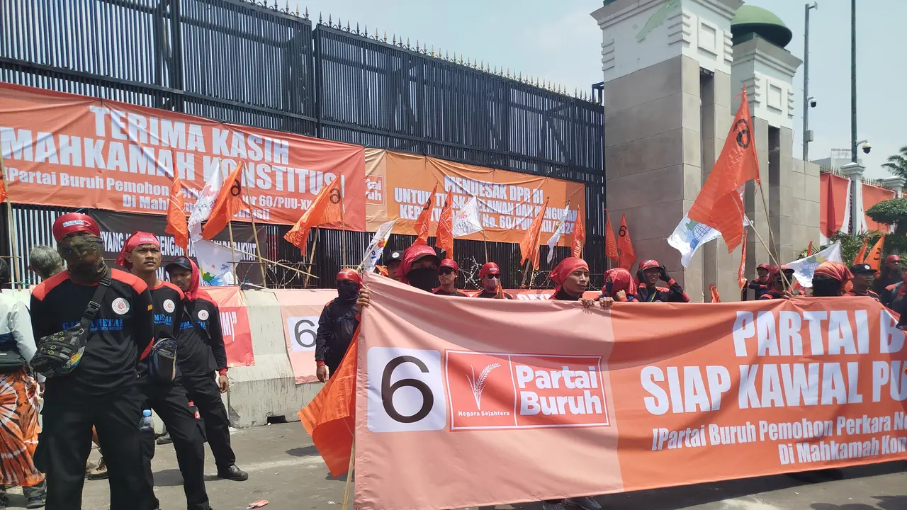 Demo 'Peringatan Darurat': Aksi Besar-besaran Tolak Revisi UU Pilkada ...