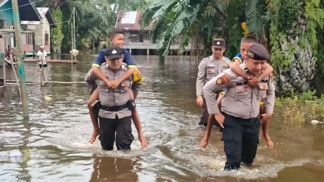 Sudah Sebulan Korban Banjir di Rokan Hilir Bertahan di Rumah, Mengapa? - Regional Liputan6.com