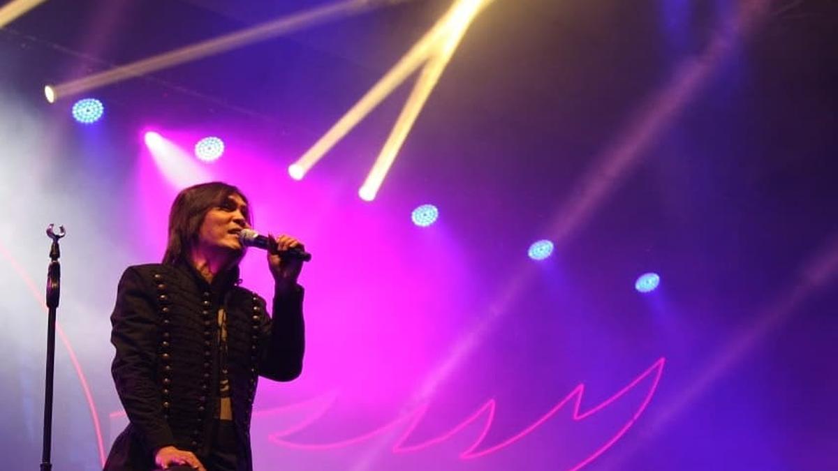 Lirik Lagu Dealova - Once Mekel - Entertainment Fimela.com