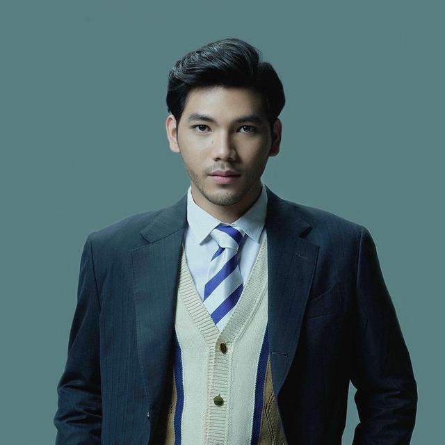 6 Potret Adhyra Yudhi dan Chico Andreas, Dua Vokalis Baru Band Yovie ...